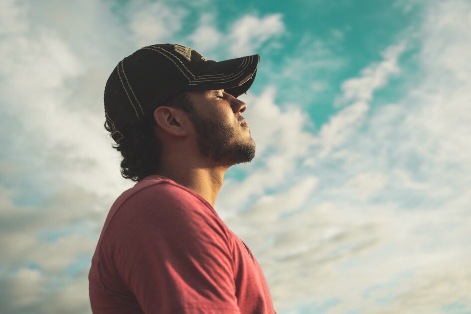 3 Easy And Effective Ways To Practice Mindful Living